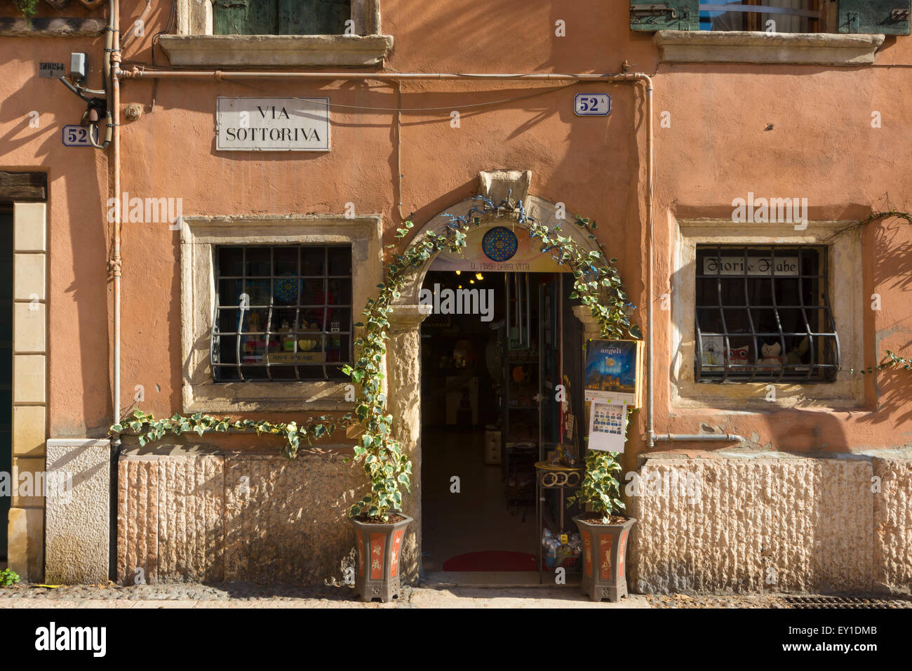 Medieval shop front hi-res stock photography and images - Alamy