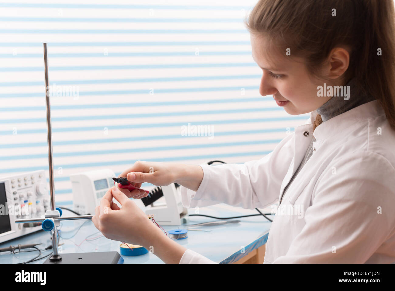 Power supply lab hi-res stock photography and images - Alamy