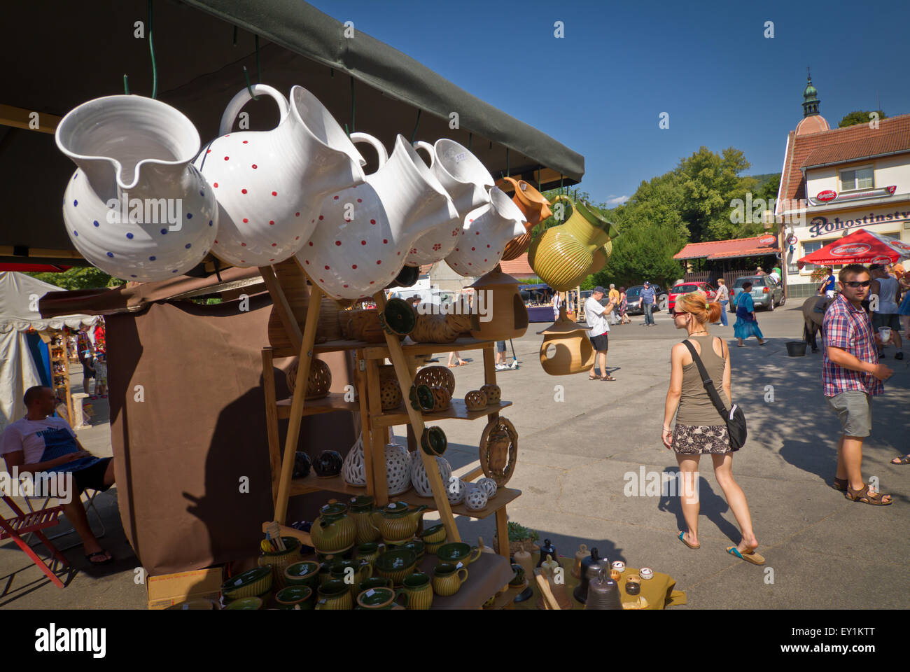 Outdoor handcraft market Stock Photo - Alamy