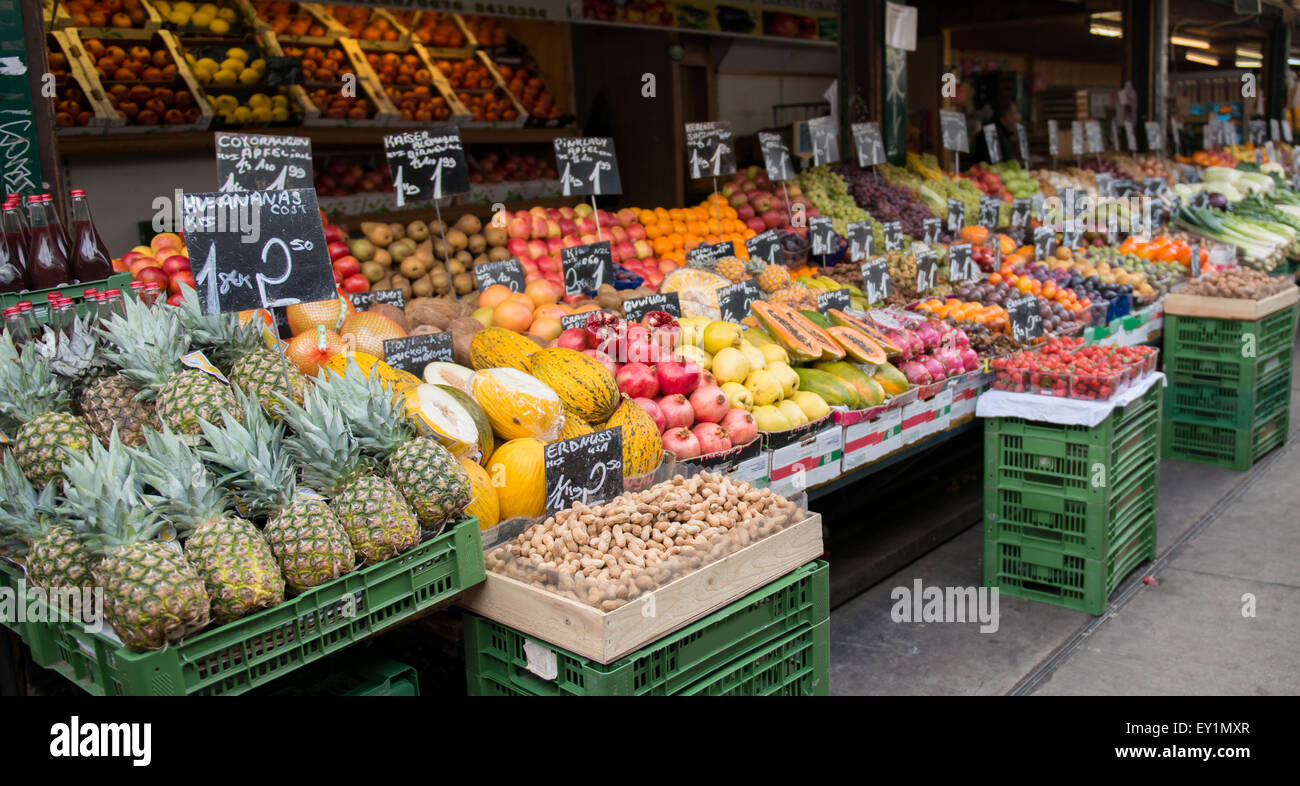 local vegetable market in vienna austria Stock Photo - Alamy