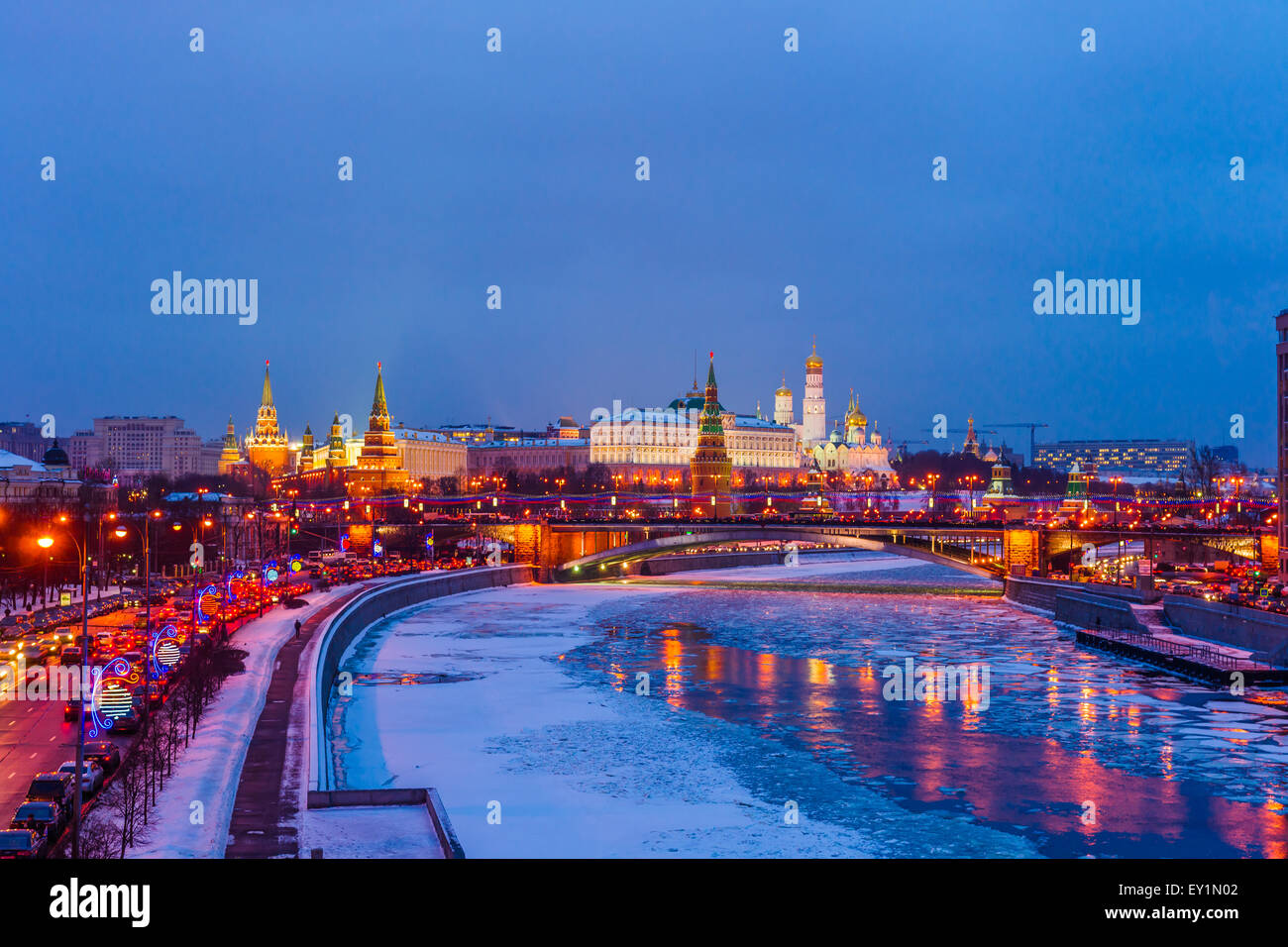 The Moscow river and the Kremlin at winter night. Colorful scene ...