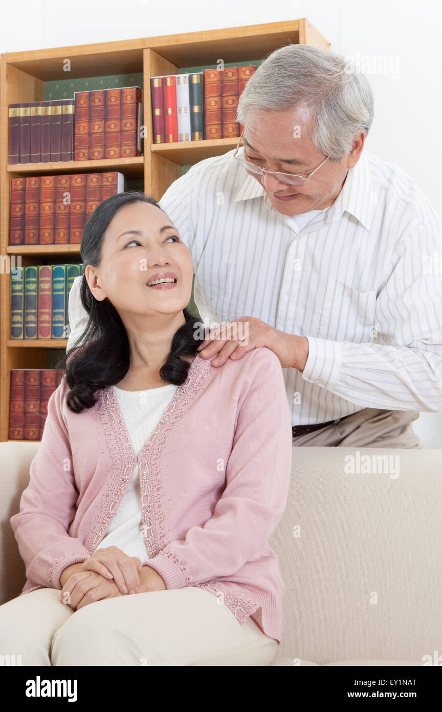 Hands on shoulder hi-res stock photography and images - Alamy