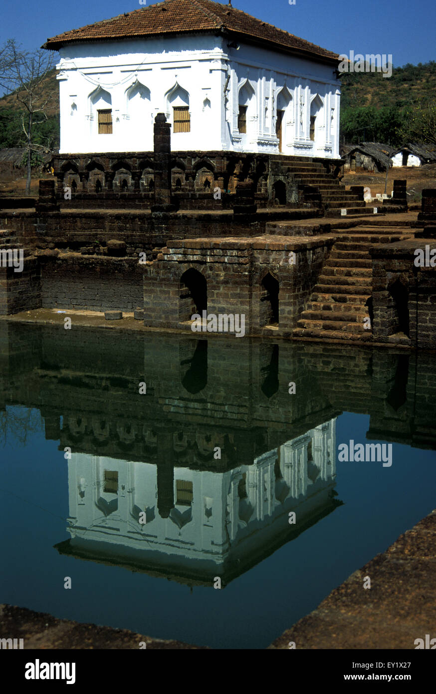Mosque and tank hi-res stock photography and images - Alamy