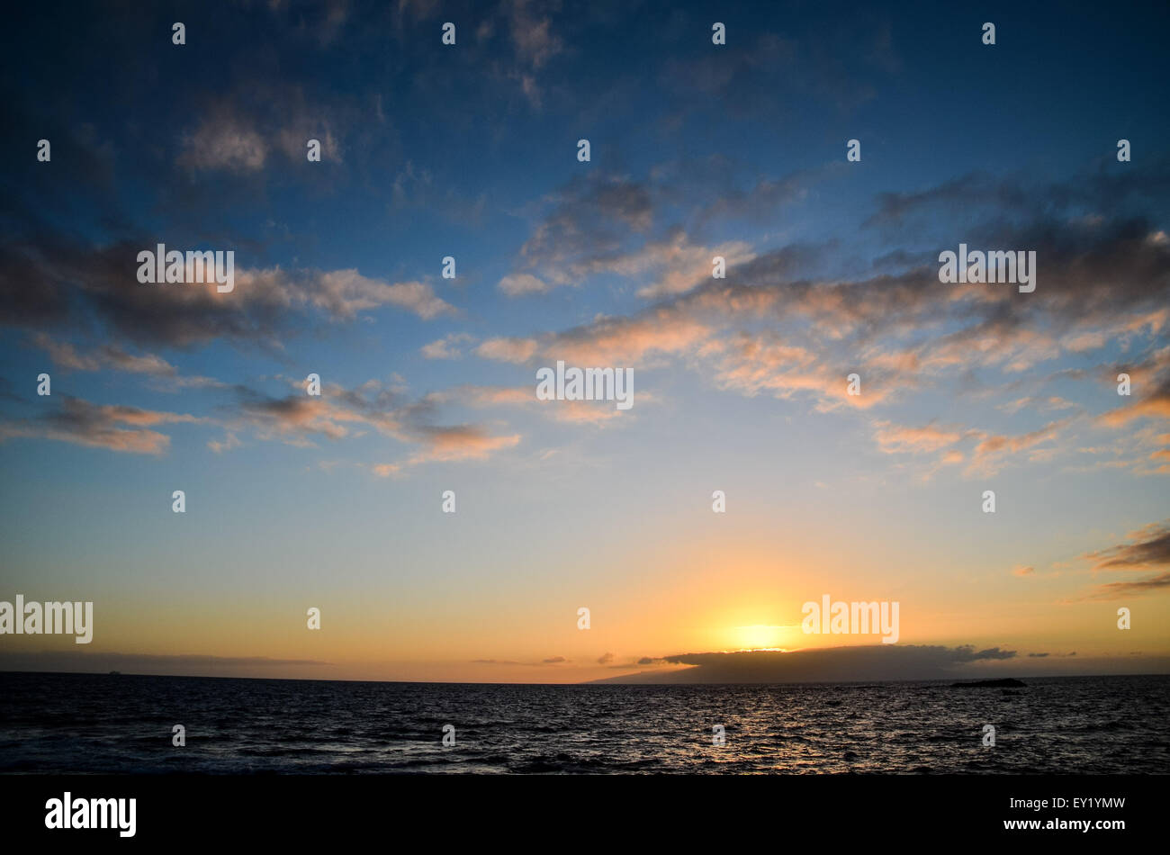 Red suset hi-res stock photography and images - Alamy