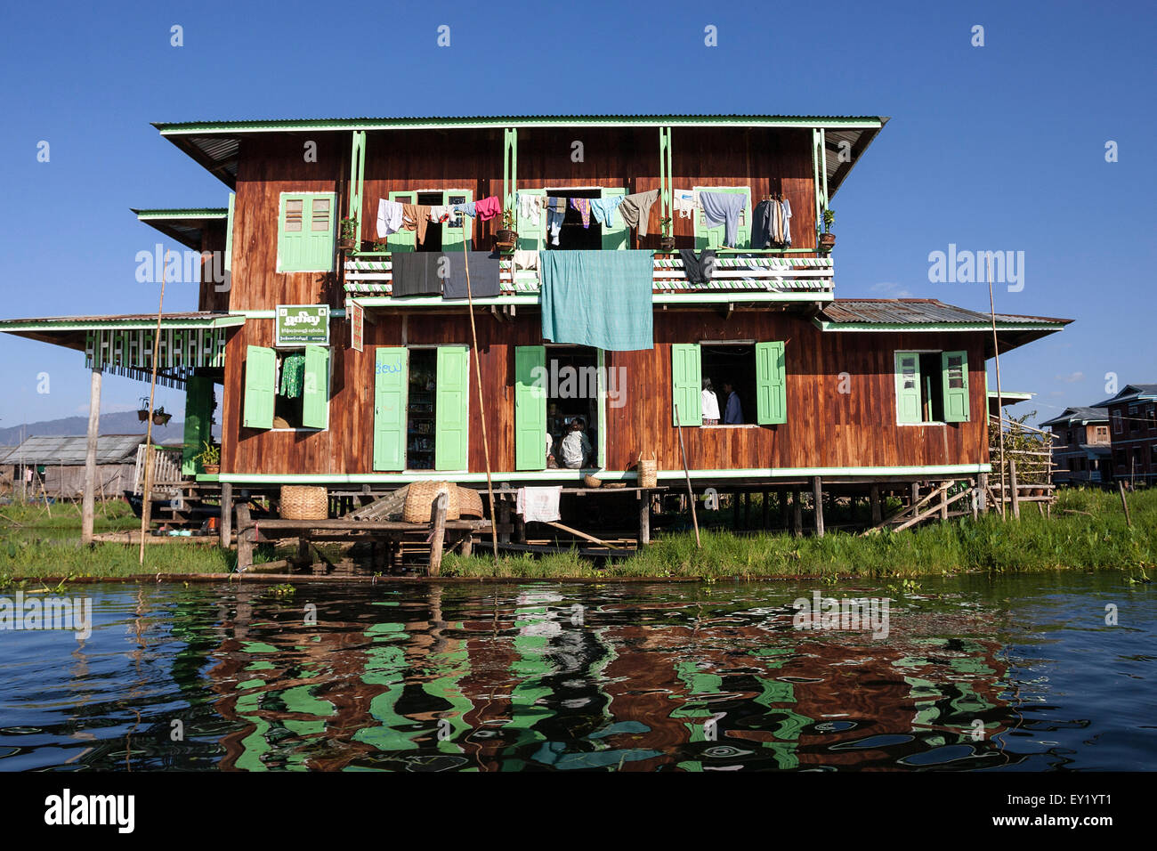 Traditional house myanmar village hi-res stock photography and images ...