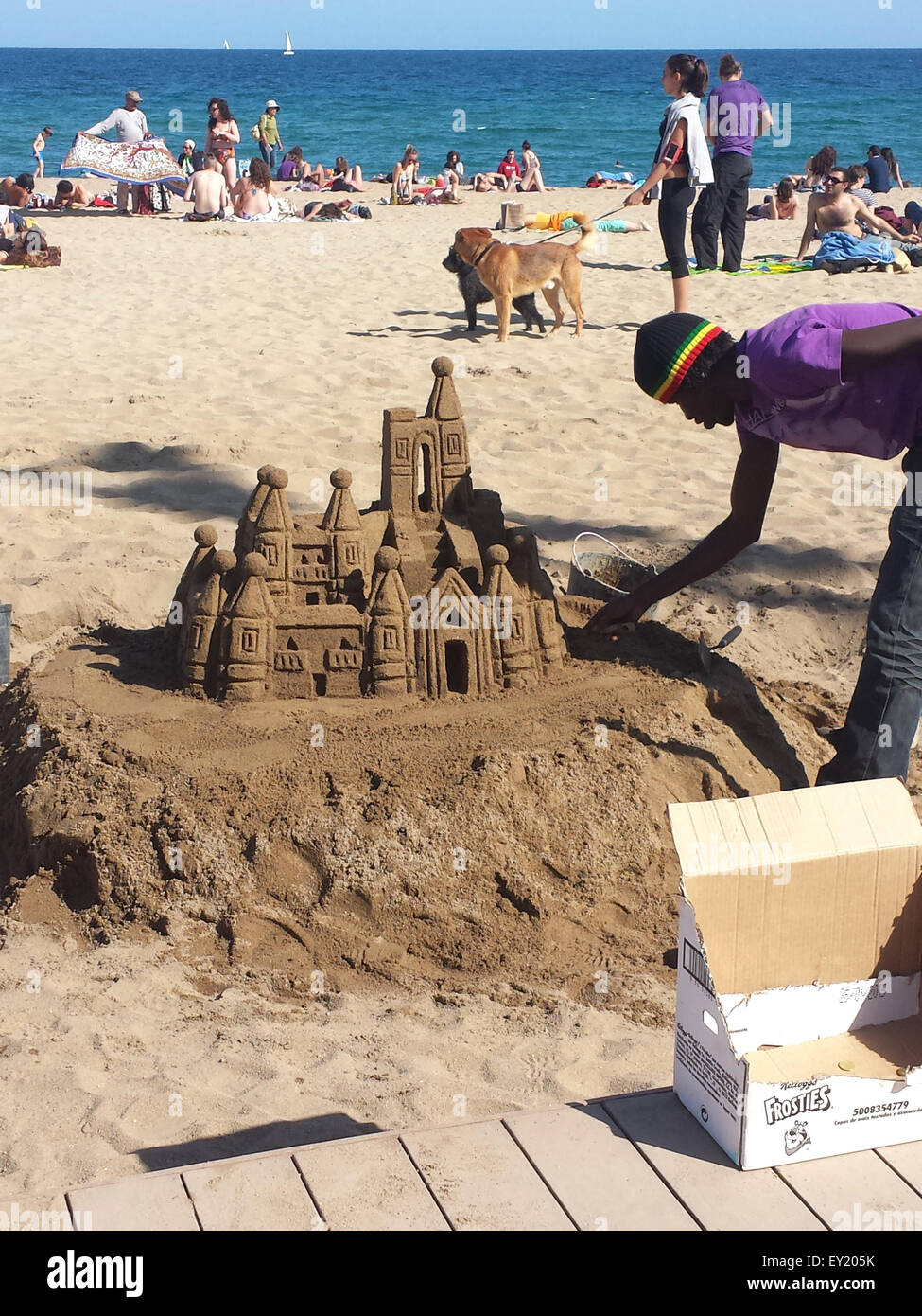 Builds sand castle hi-res stock photography and images - Alamy