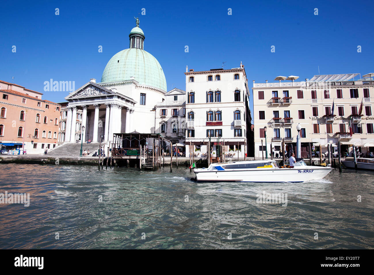 Canal Grande, church San Simeone Piccolo, Venice on May 18, 2015. (CTK ...