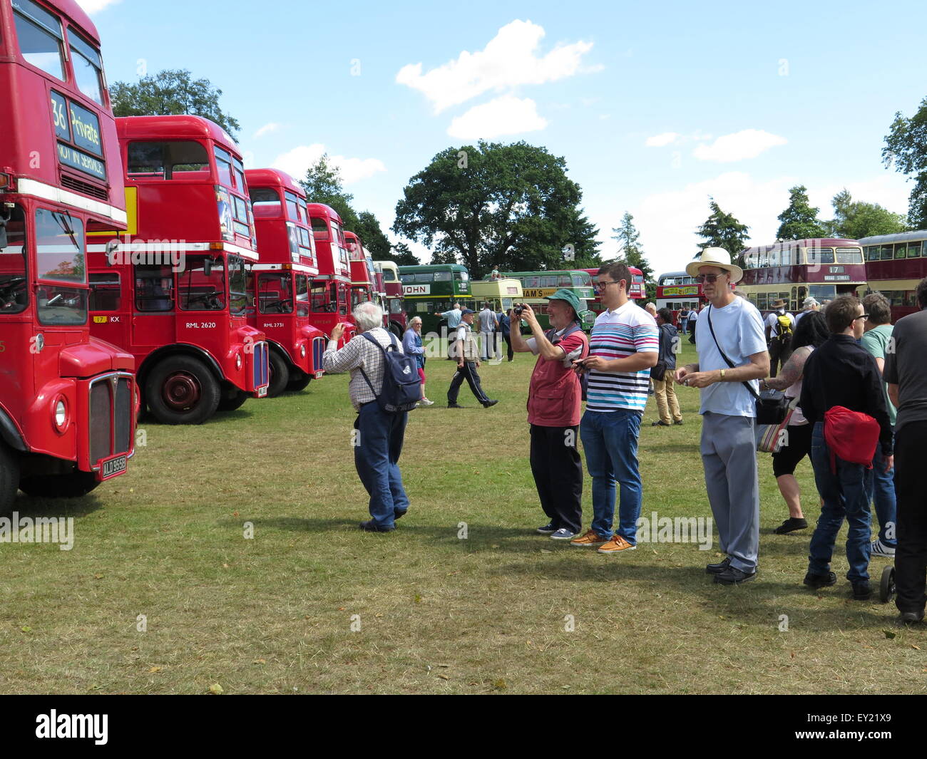 Classic london transport hi-res stock photography and images - Alamy