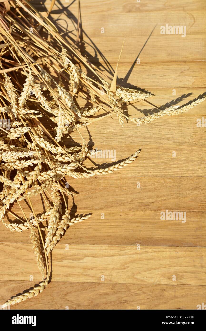 Bundle of wheat Stock Photo - Alamy