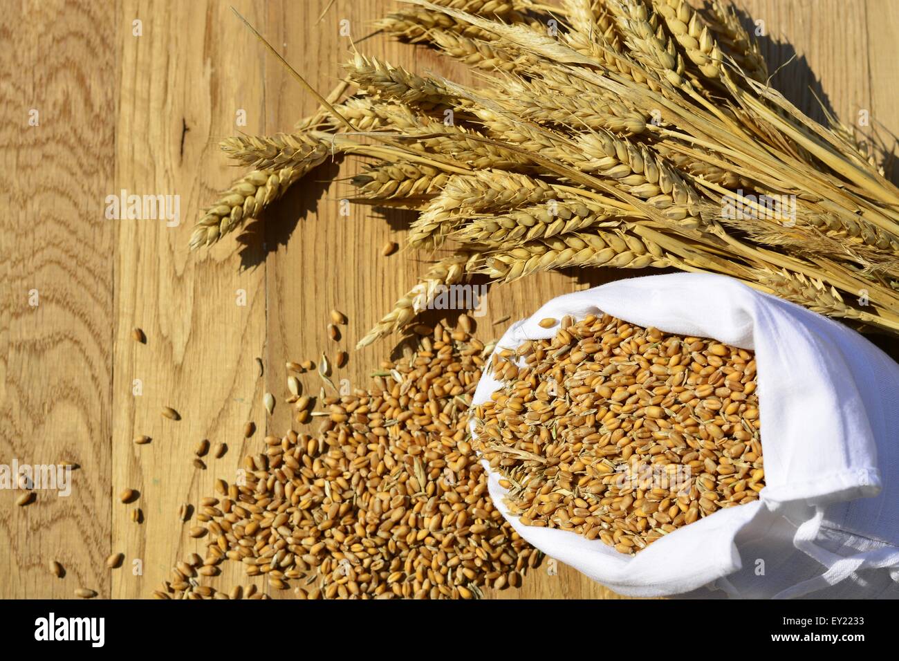 Bundle of wheat Stock Photo - Alamy