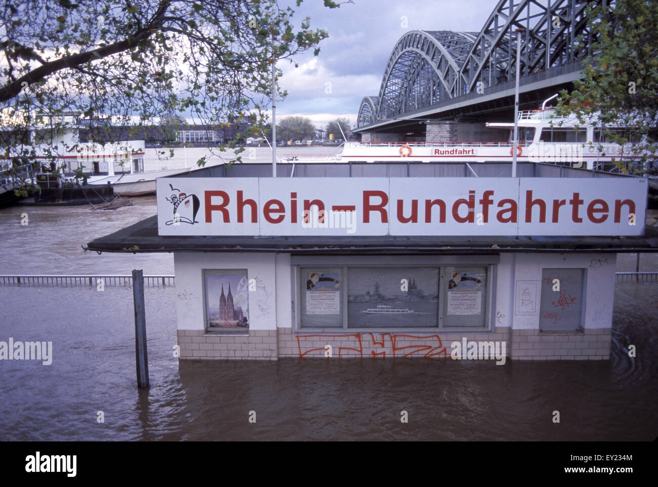 DEU, Germany, Cologne, flood of the river Rhine in the old part of the ...