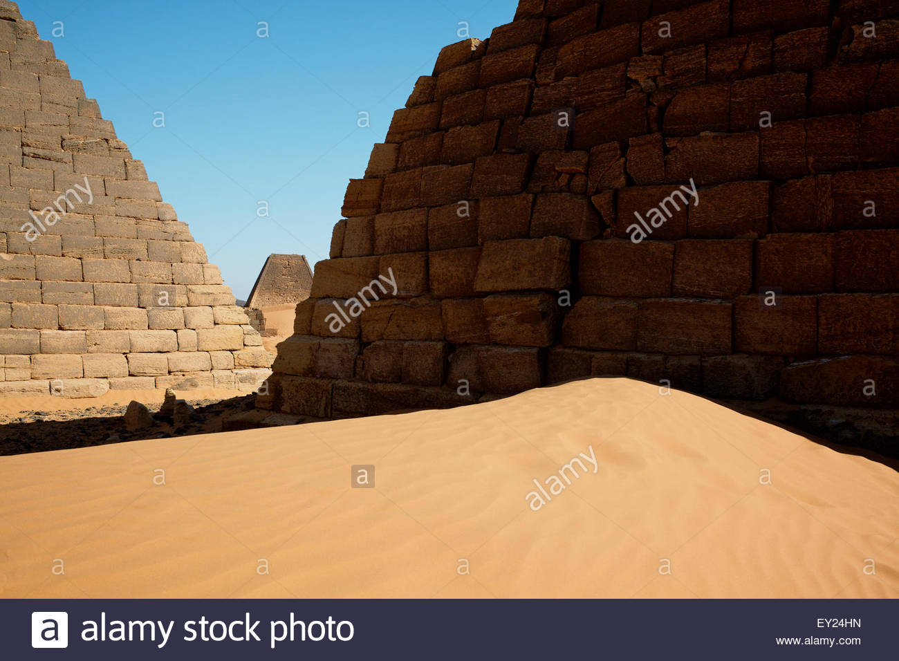 Sudanese Pyramids Stock Photos & Sudanese Pyramids Stock Images - Alamy