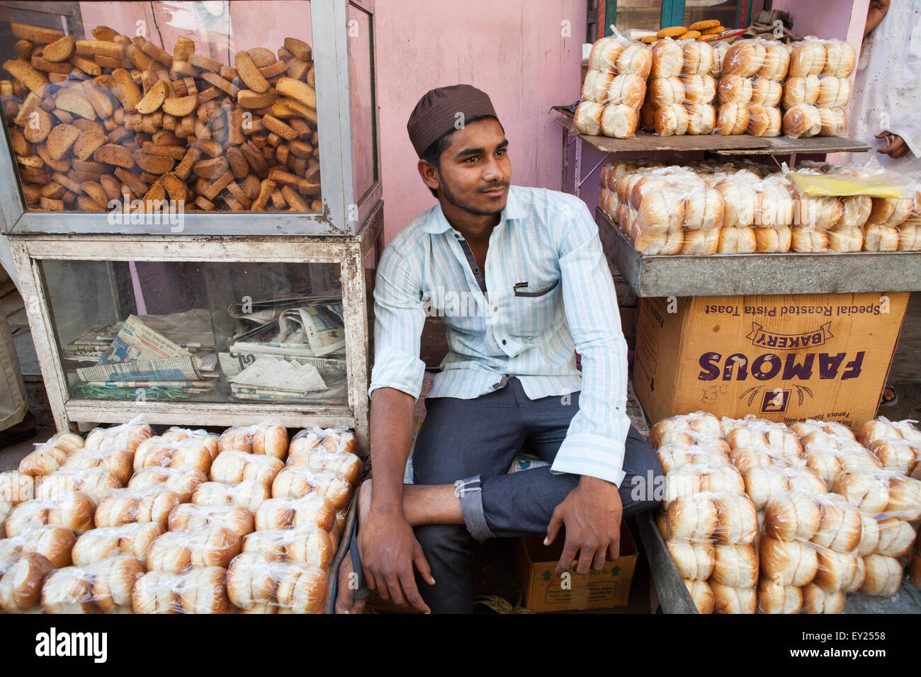 Portrait of a Muslim man selling bread in the market at Dhule Stock ...