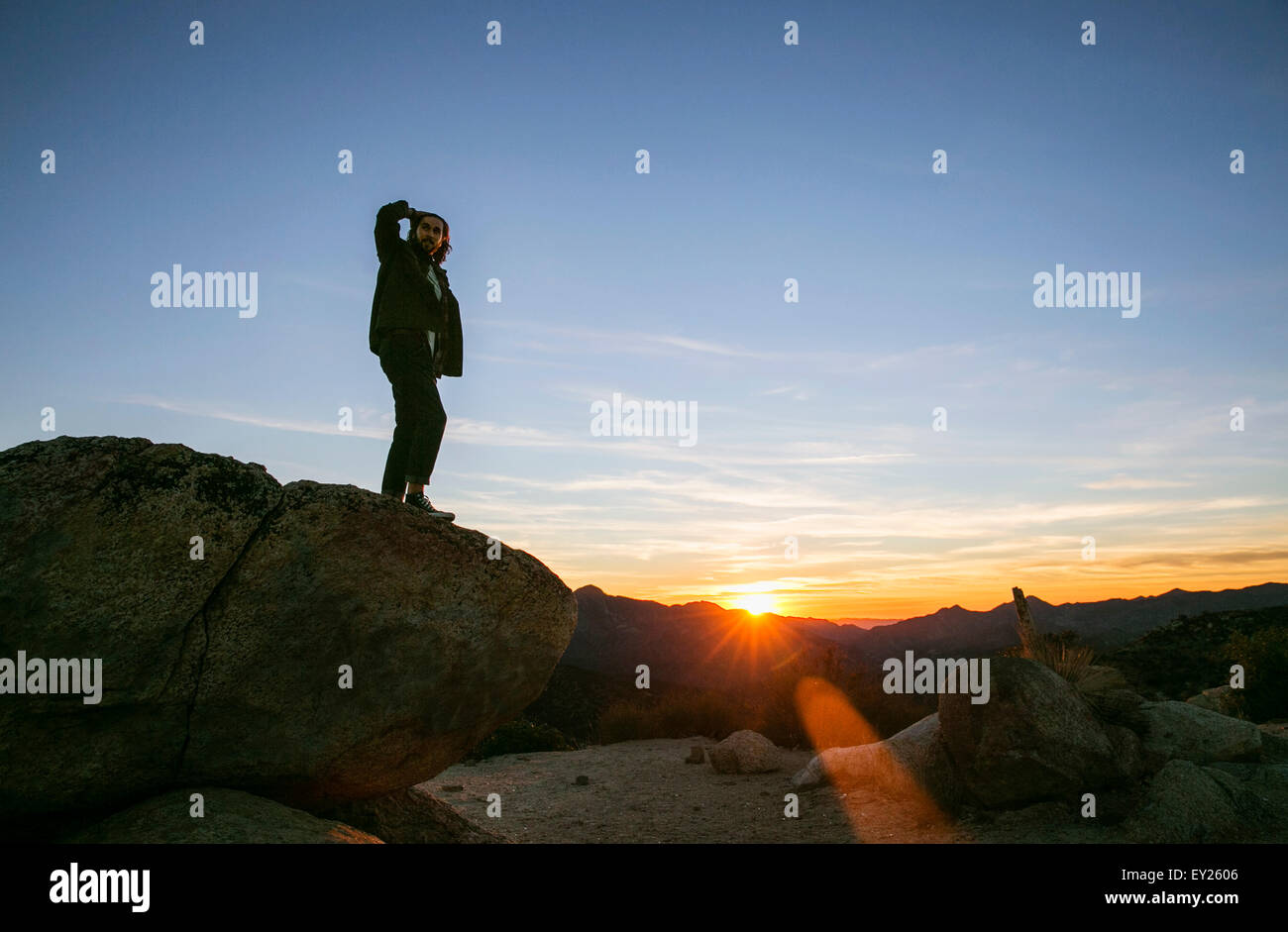 Man looking landscape hi-res stock photography and images - Alamy