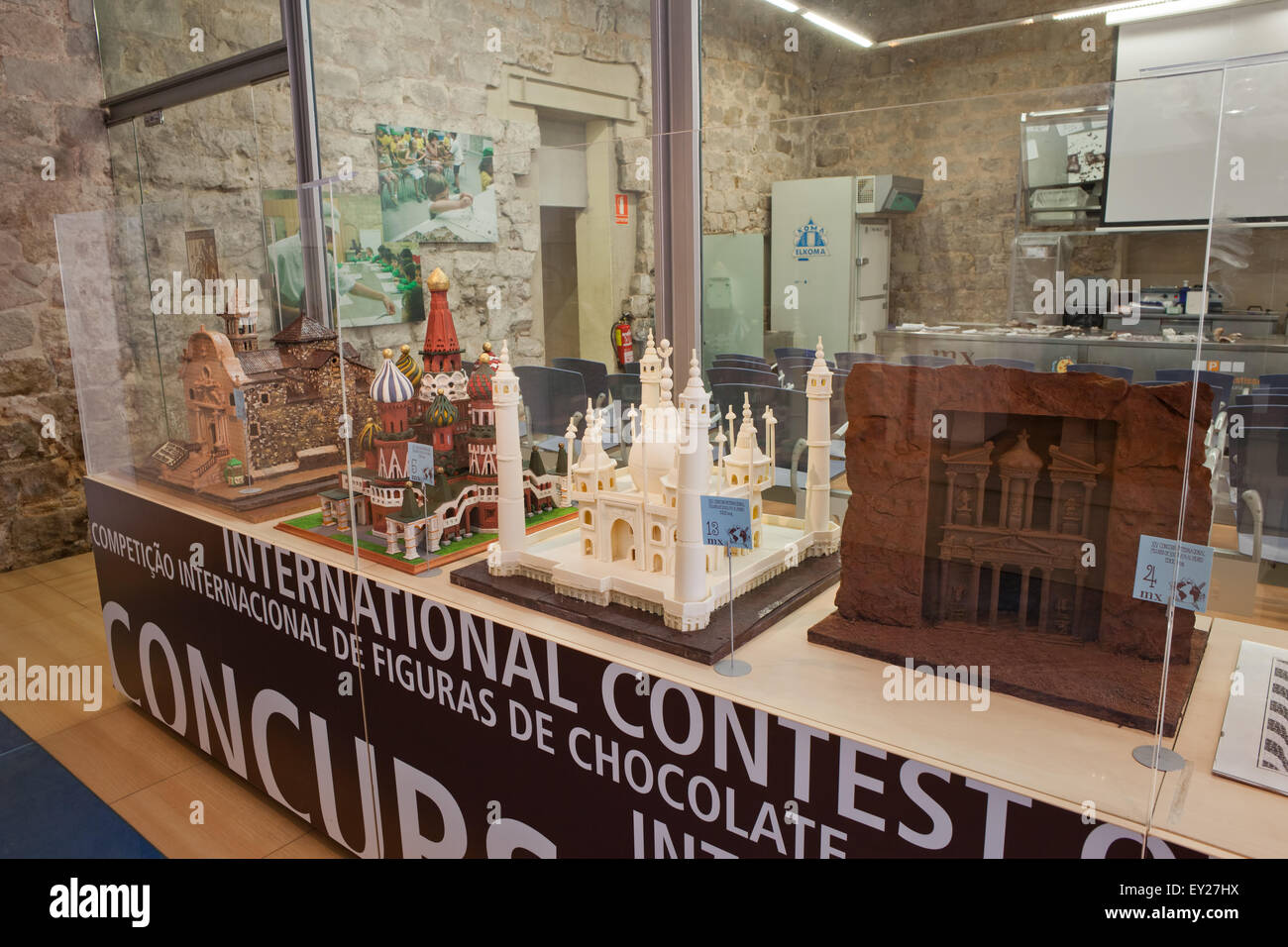 Temple, church, mosque, famous landmarks in Chocolate Museum - Museu de ...