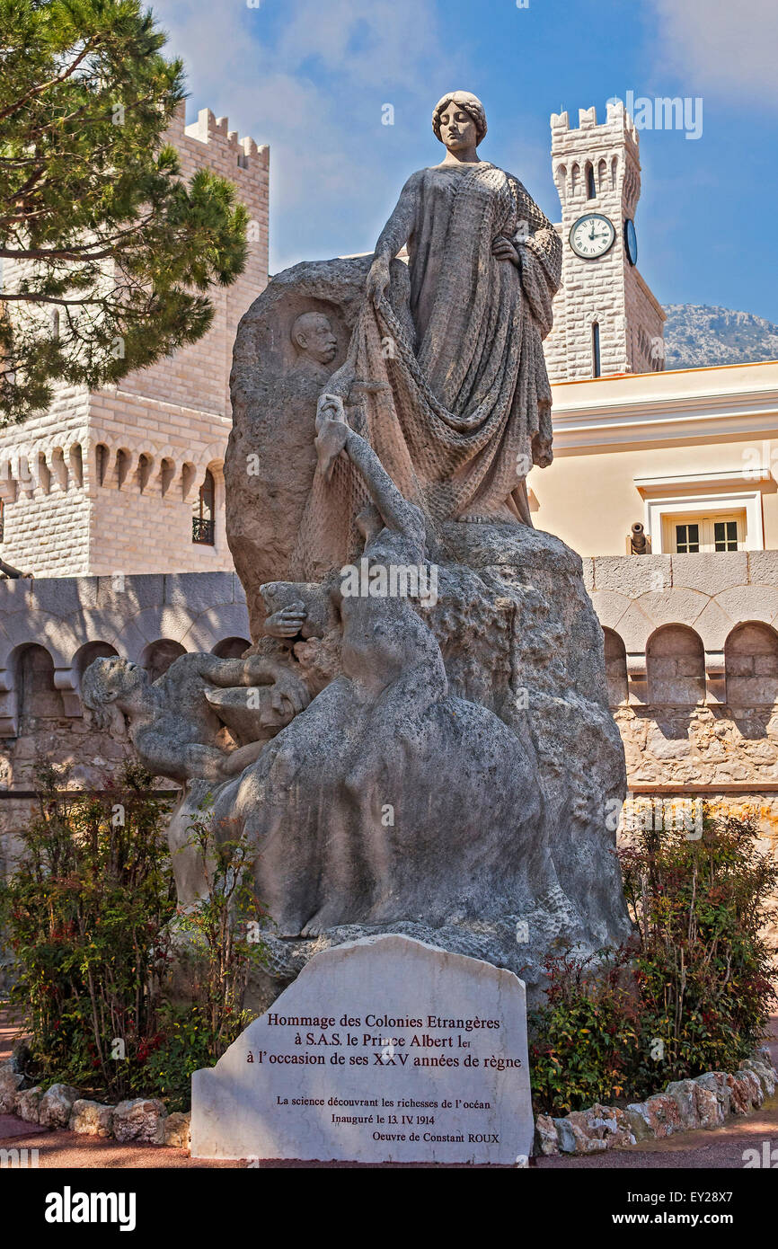 Statue monte carlo monaco hi-res stock photography and images - Alamy