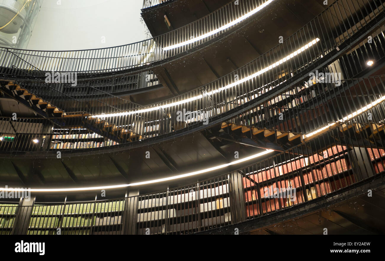 Interior of Birmingham library Stock Photo - Alamy