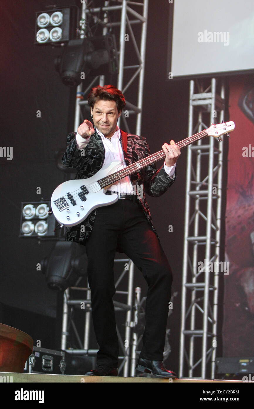 Kasim sulton hi-res stock photography and images - Alamy