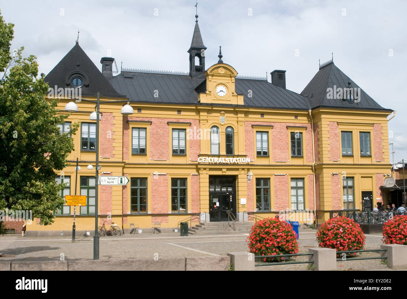 Train station stations hi-res stock photography and images - Alamy