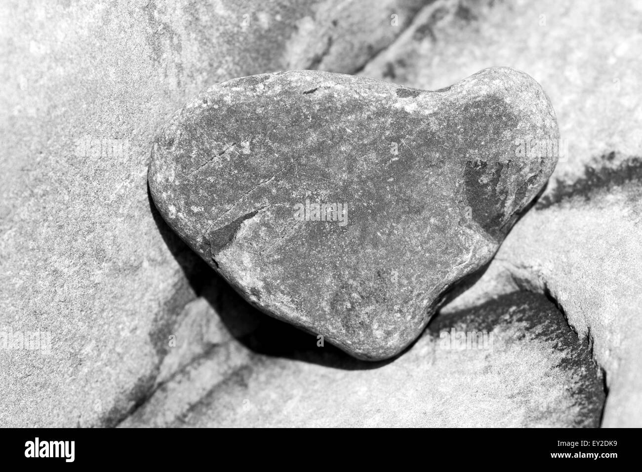 Heart shaped stone pebble hi-res stock photography and images - Alamy