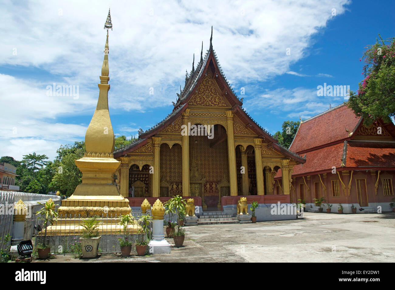 Wat sen souk haram temple hi-res stock photography and images - Alamy