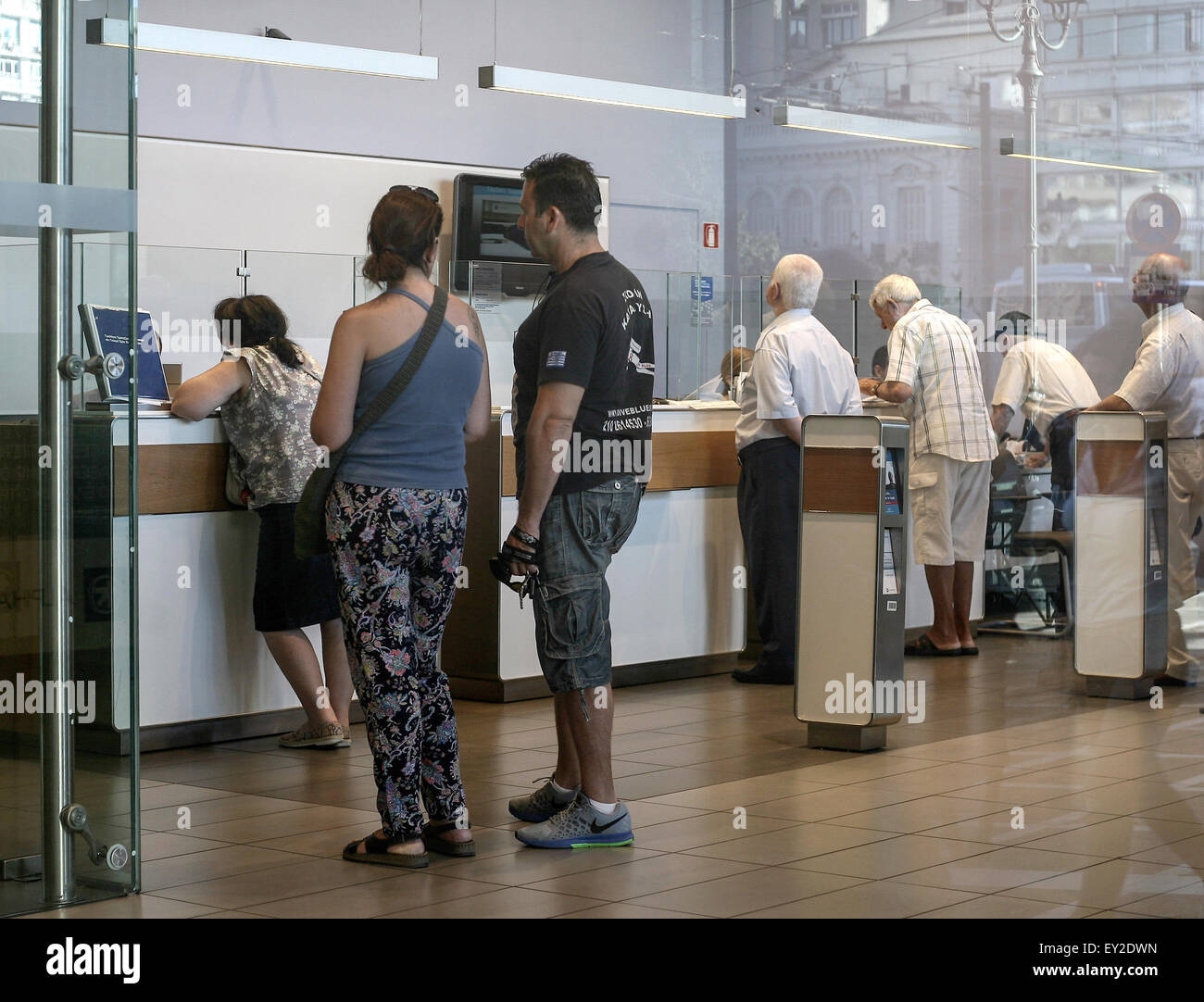 Cashiers desk hi-res stock photography and images - Alamy