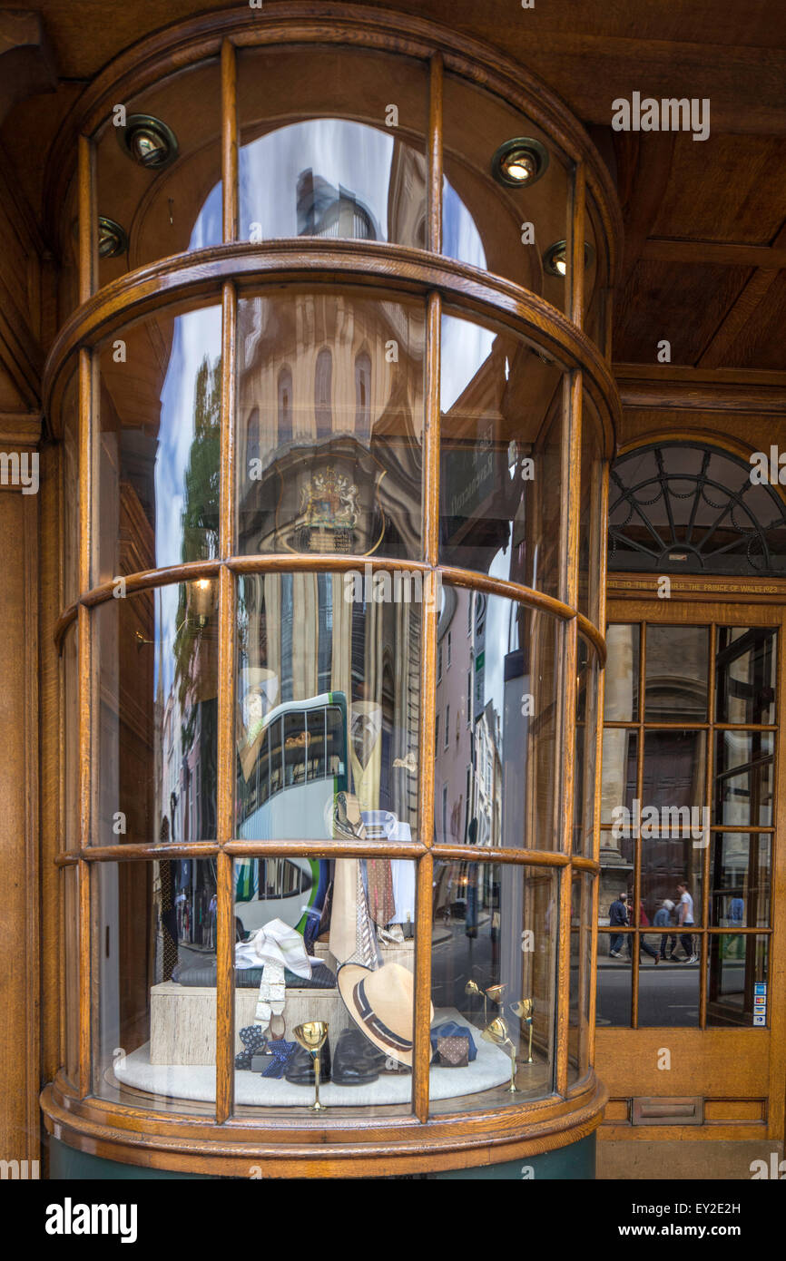 Attractive historic shop bay window in Oxford city centre, Oxfordshire ...