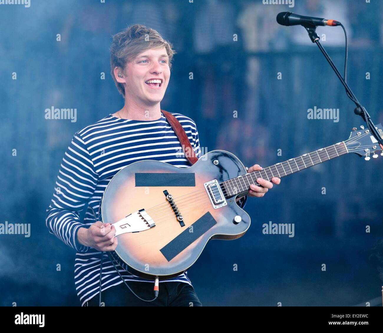 George ezra performing on pyramid stage glastonbury festival hi-res ...