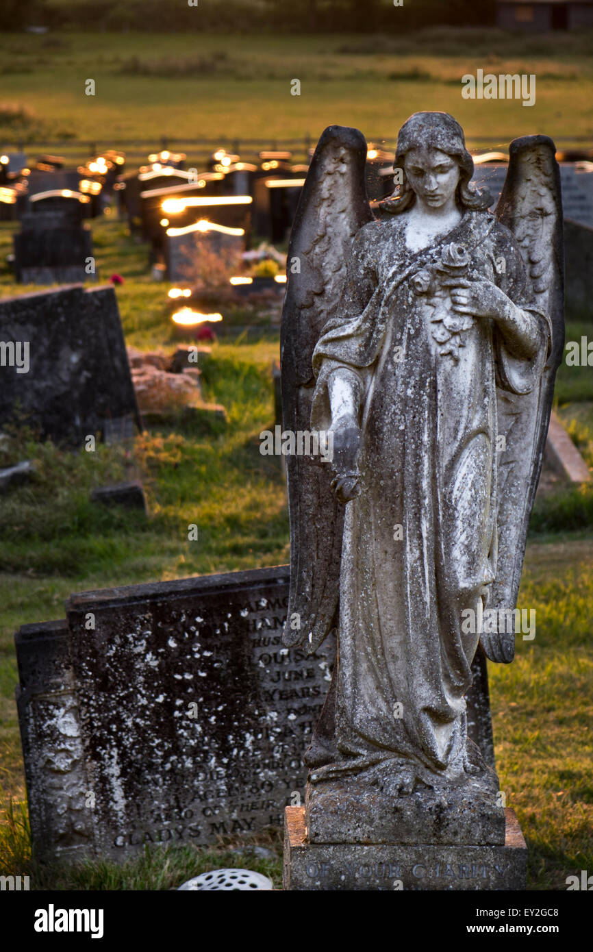 stone carved angel gravestone Stock Photo - Alamy