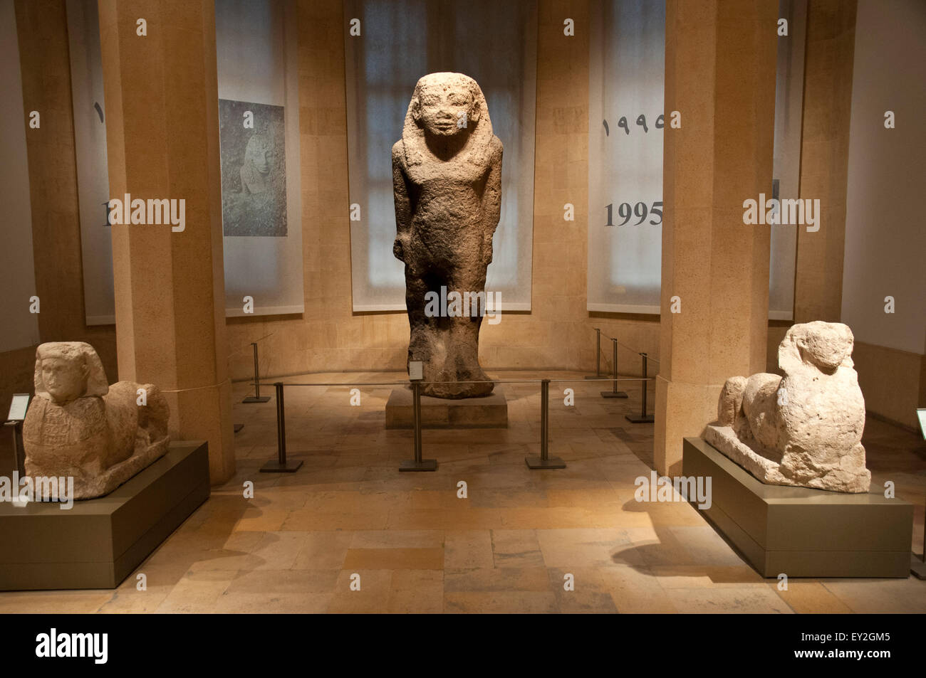 Ancient limestone statues hi-res stock photography and images - Alamy