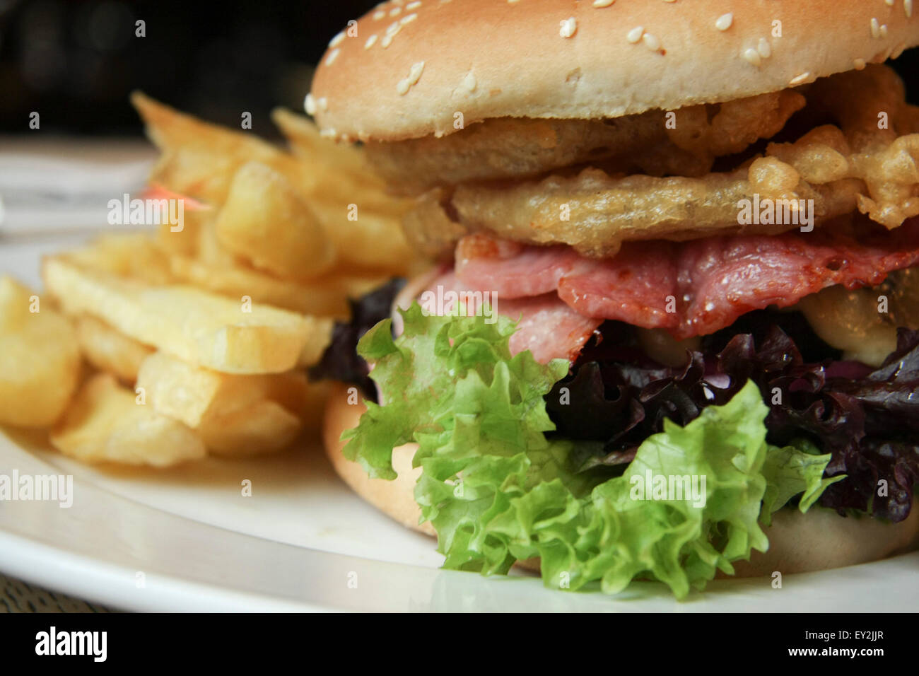Burger with chips hi-res stock photography and images - Alamy