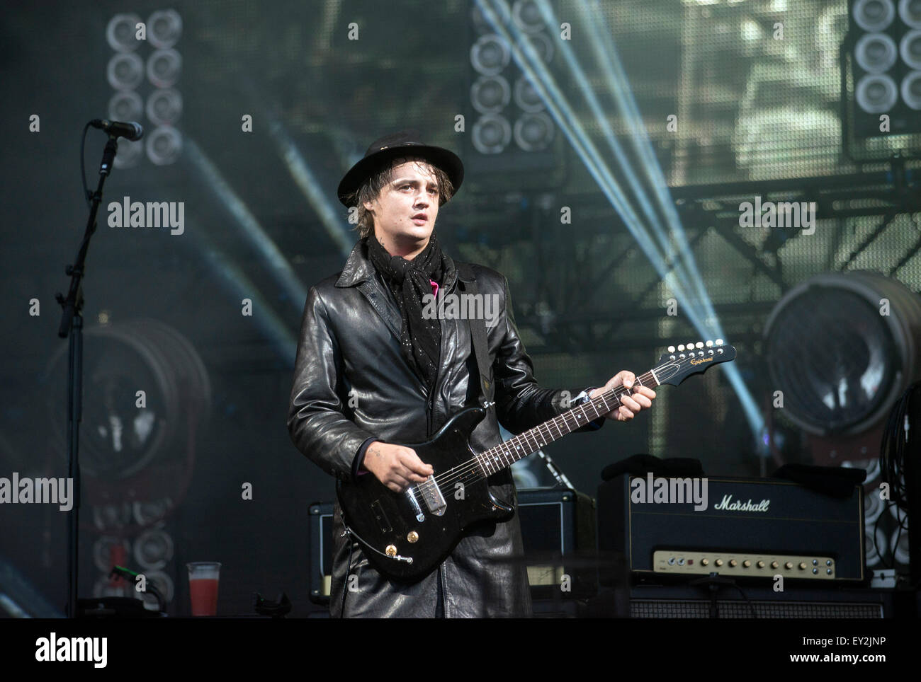 Pete doherty singer hi-res stock photography and images - Alamy