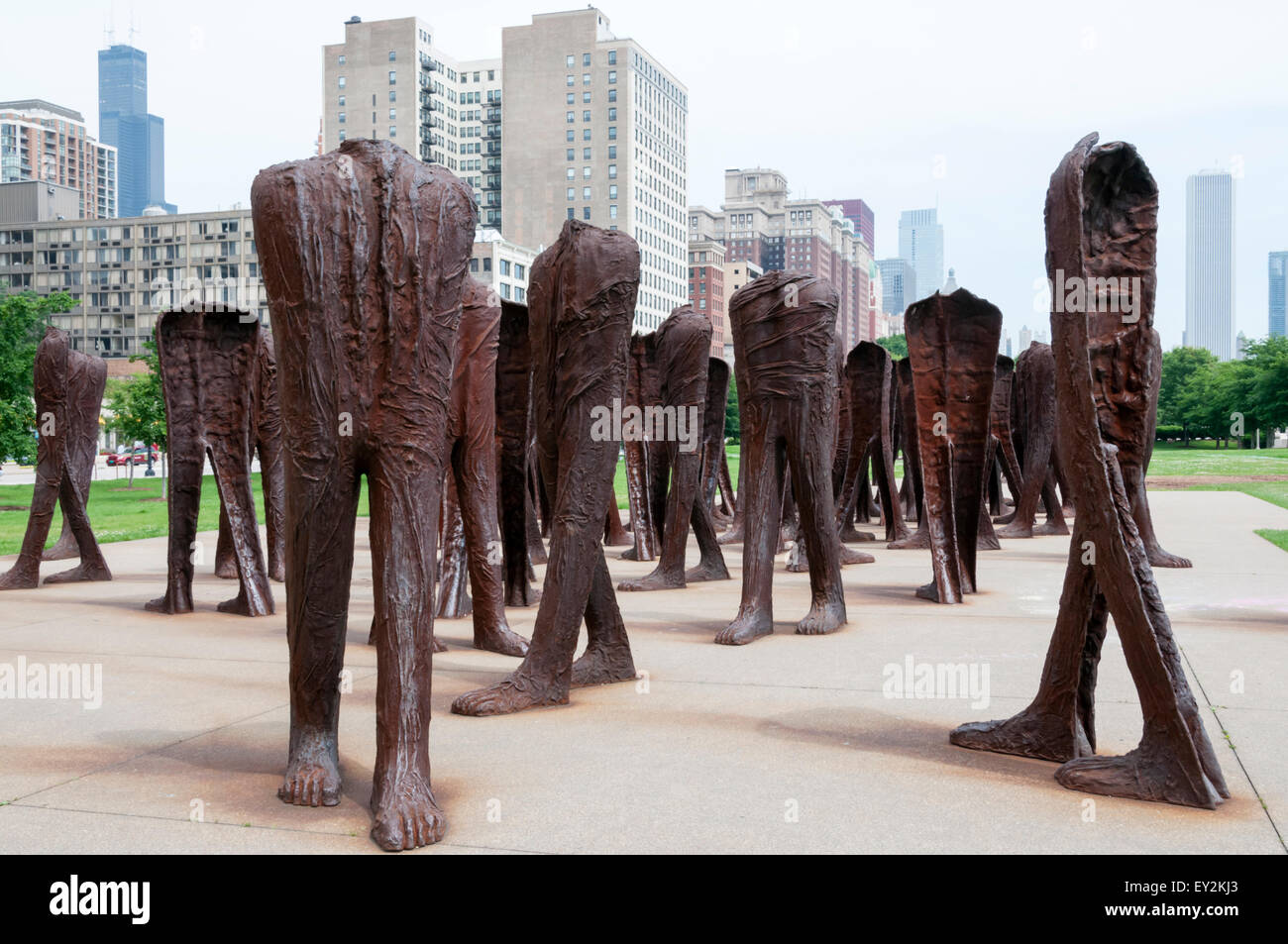 AGORA by Magdalena Abakanowicz in Grant Park, Chicago Stock Photo - Alamy
