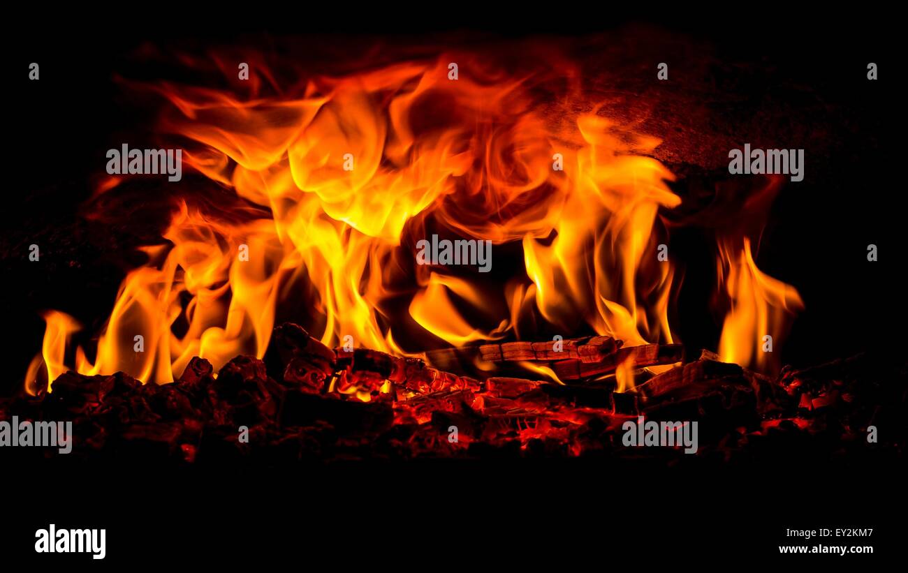 Wood burning pizza oven hi-res stock photography and images - Alamy