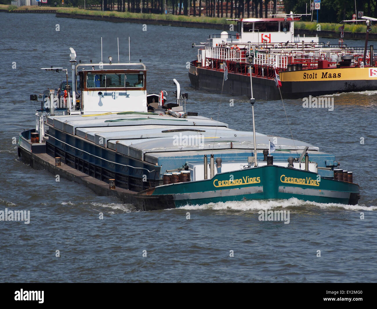 The Credendo Vides, with ENI 02315871, is a container ship operating on ...