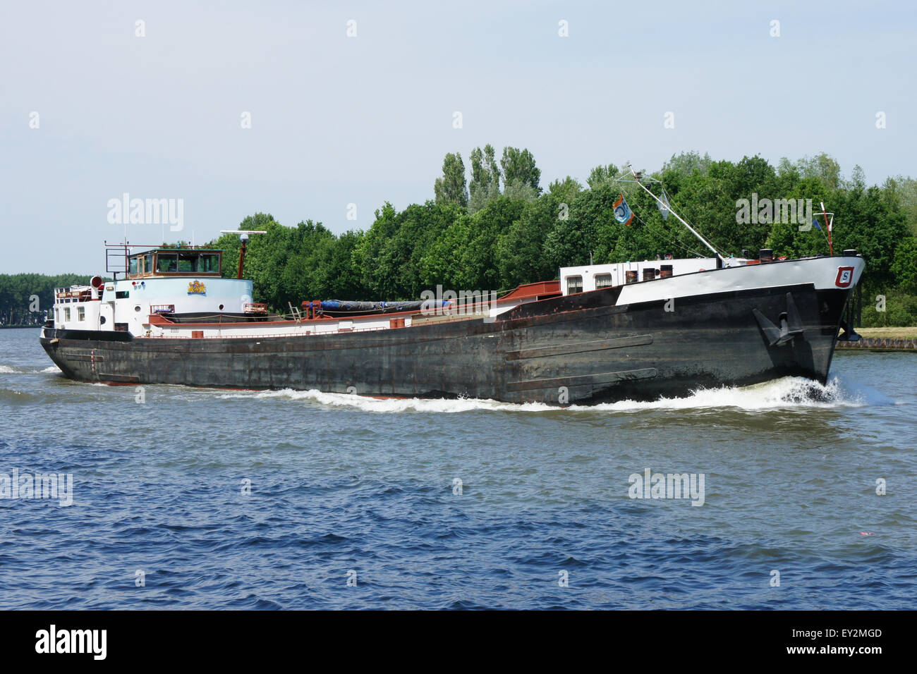 The Crescendo (ENI 02203923) is a container ship traveling along the ...