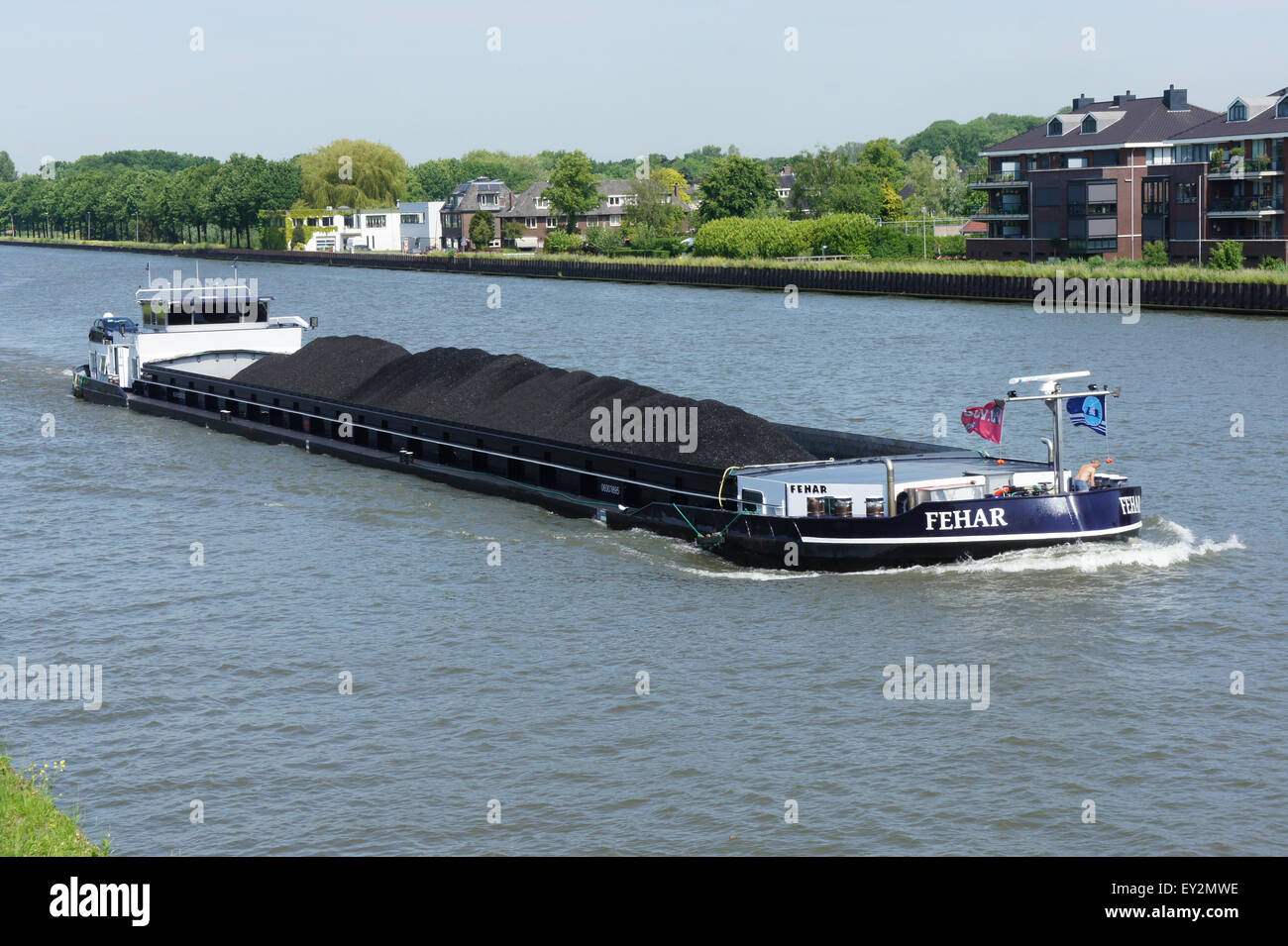The 'Fehar' is a container ship and oil tanker operating on the ...