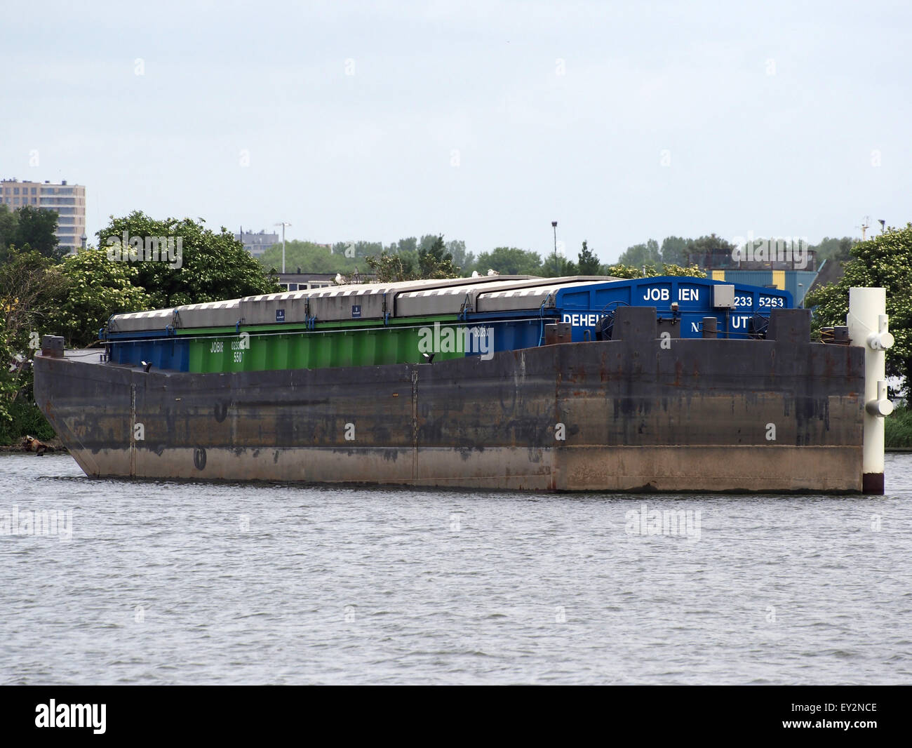 The Jobien, an oil tanker with ENI 02335263, arrives at the Nieuwe ...