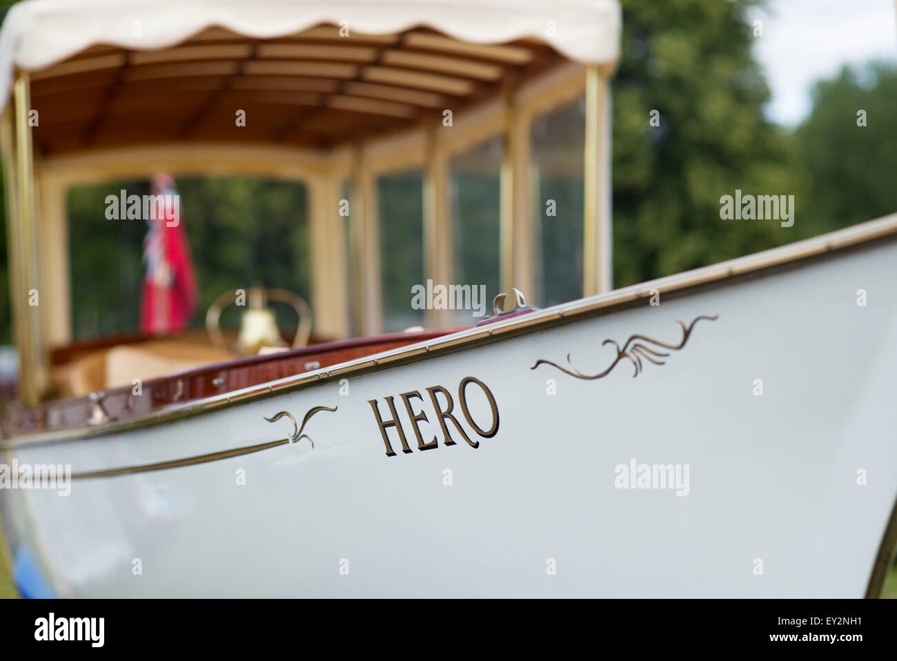 Thames launch hi-res stock photography and images - Alamy