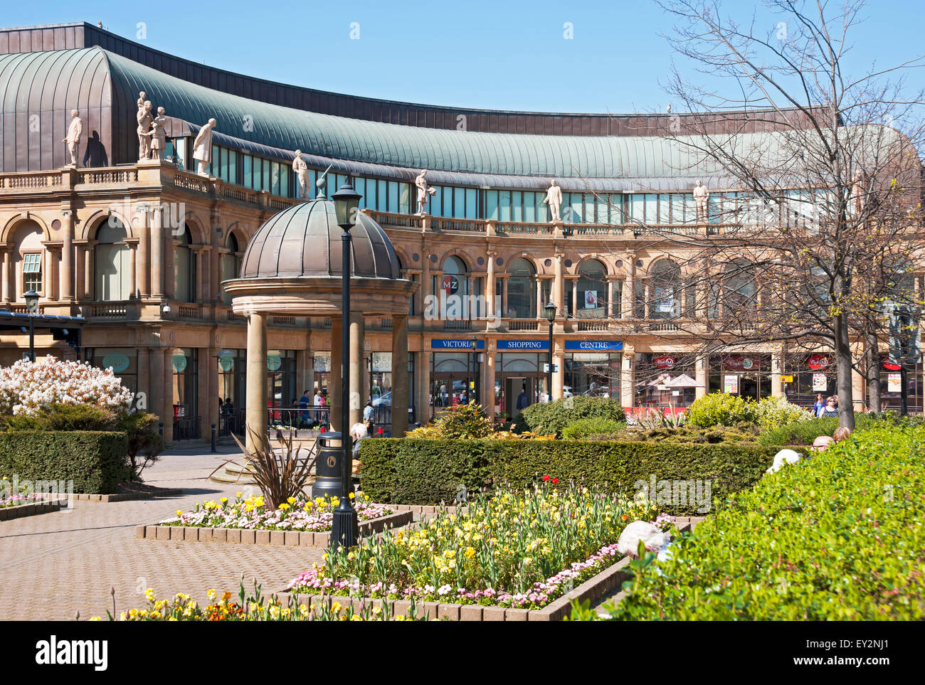 Victoria shopping centre harrogate north High Resolution Stock ...