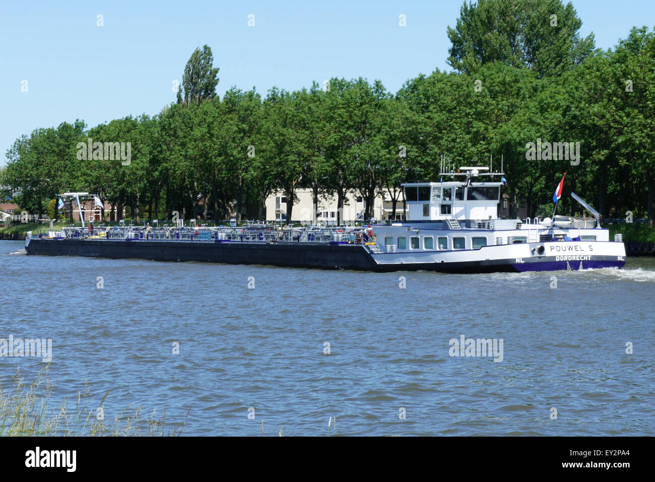The 'Powel S' is a container ship and oil tanker operating on the ...