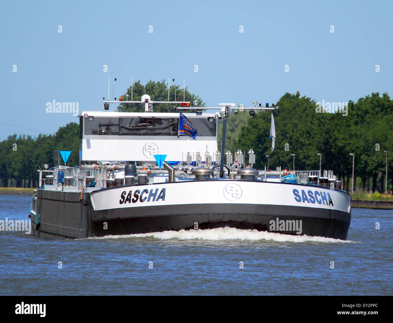 The ENI 04811140 is a container ship operating on the Amsterdam-Rijn ...