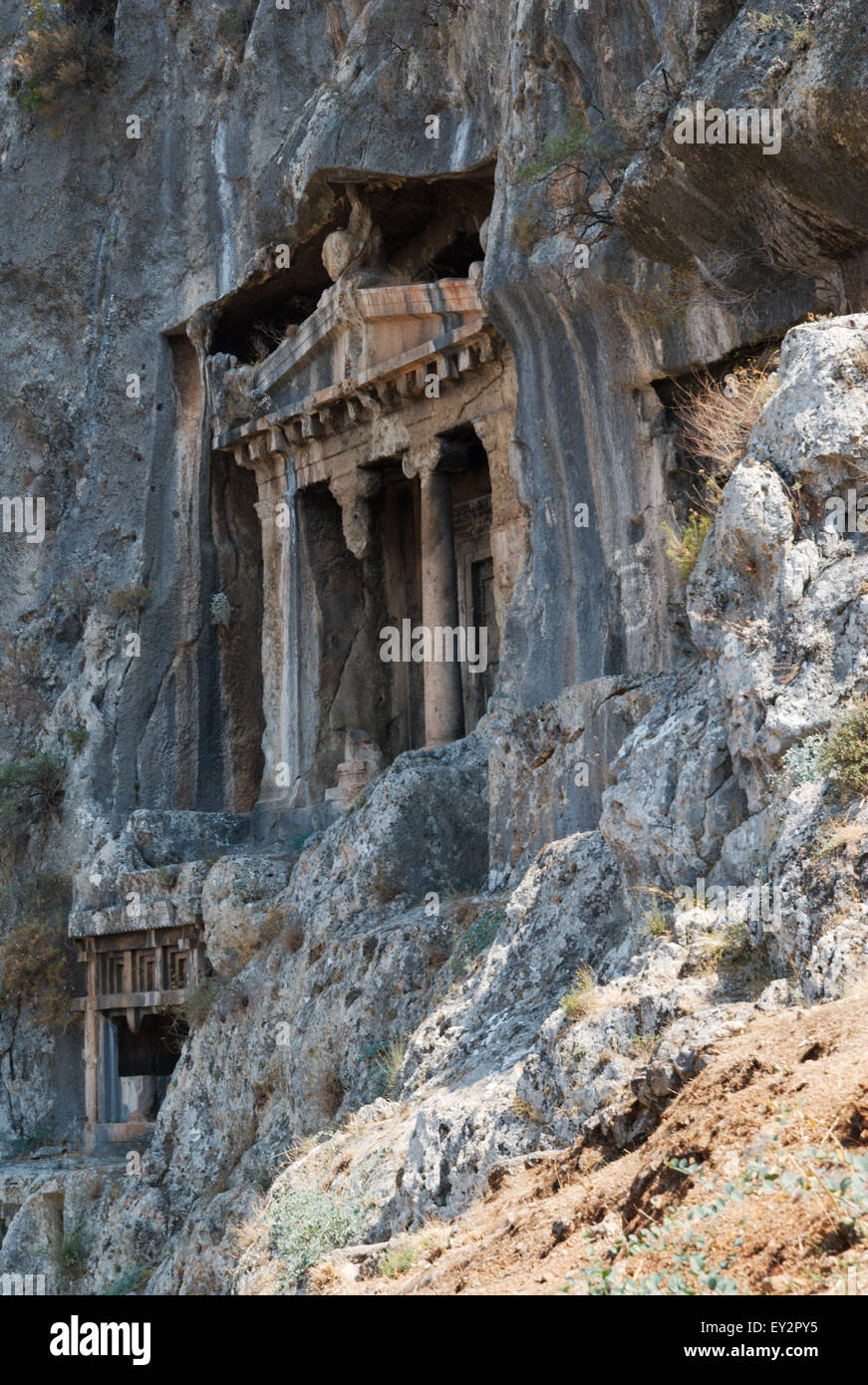 Cliff tombs hi-res stock photography and images - Alamy
