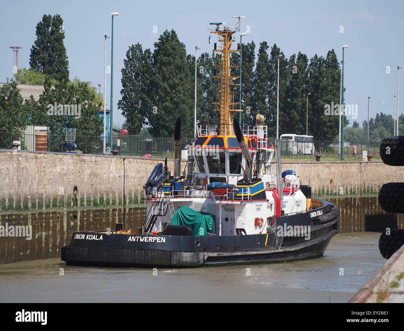 The UNION KOALA (IMO 9502714) is a container ship and oil tanker with a ...