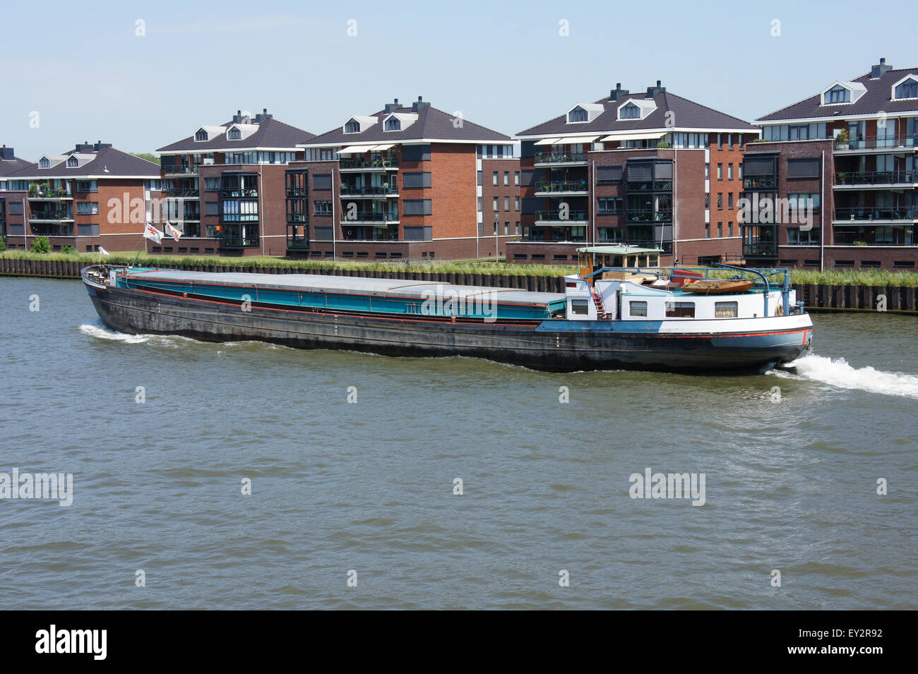 This image shows the container ship 'Viking,' identified by its ENI ...