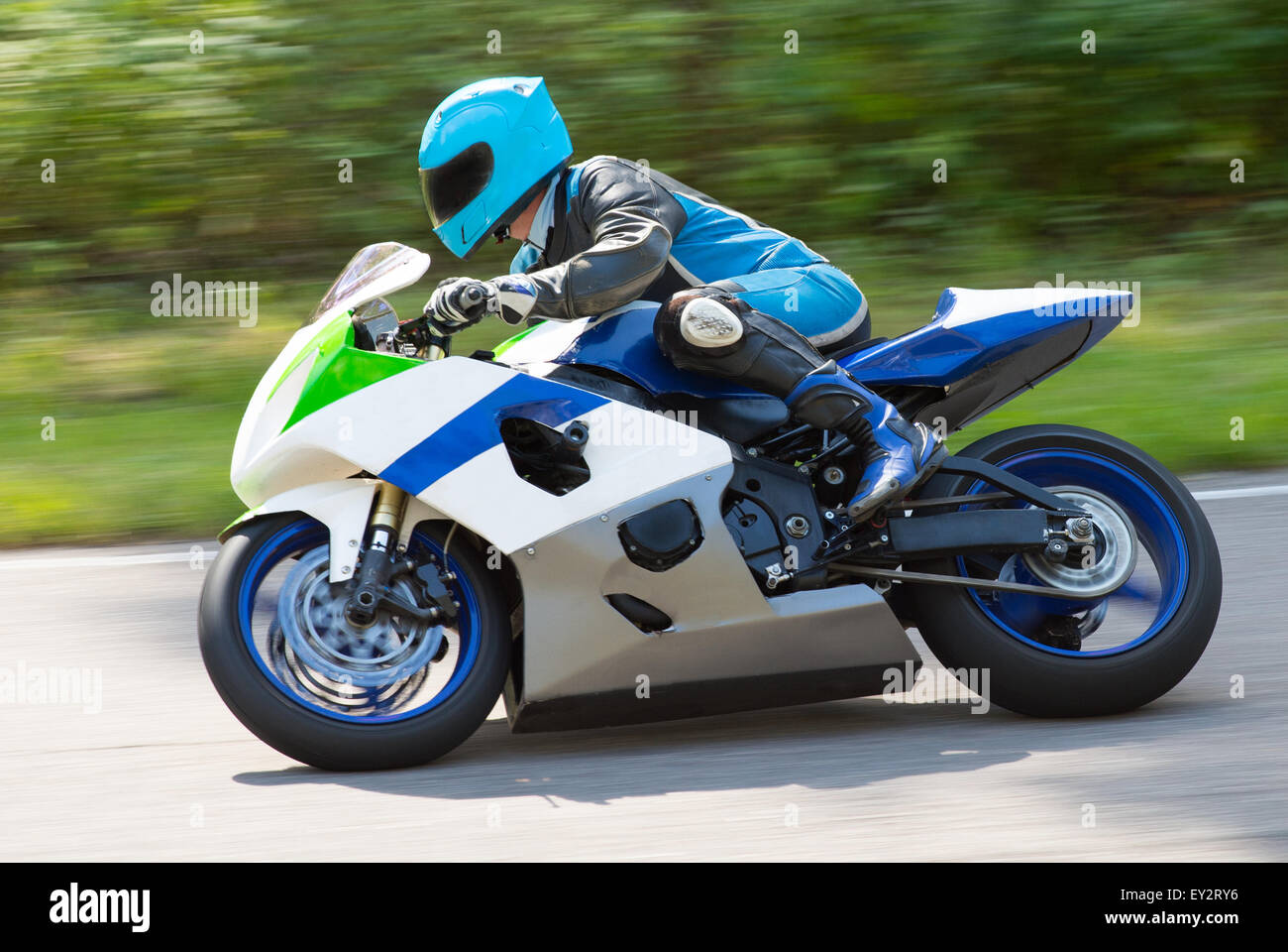 Dynamic and realistic motorbike racing Stock Photo - Alamy