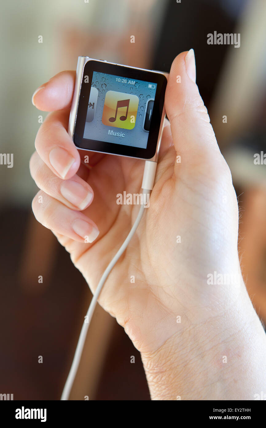 Ipod nano hi-res stock photography and images - Alamy