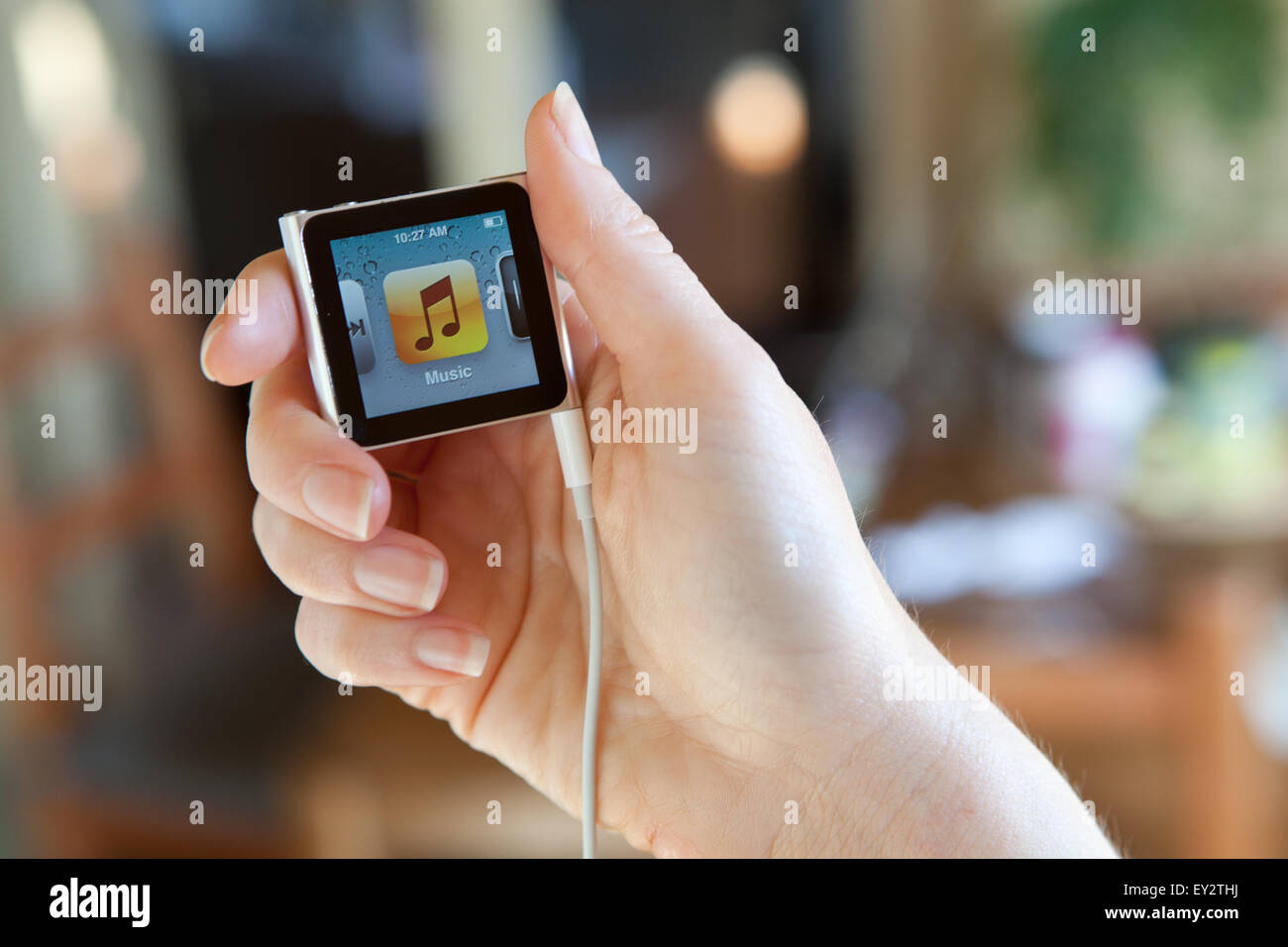 Apple music player hi-res stock photography and images - Alamy