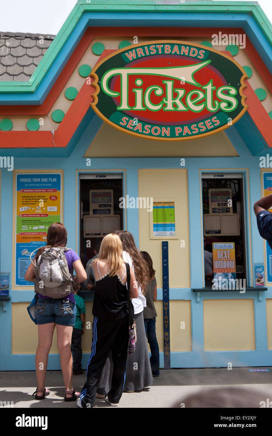 Travel in line ticket hi-res stock photography and images - Alamy