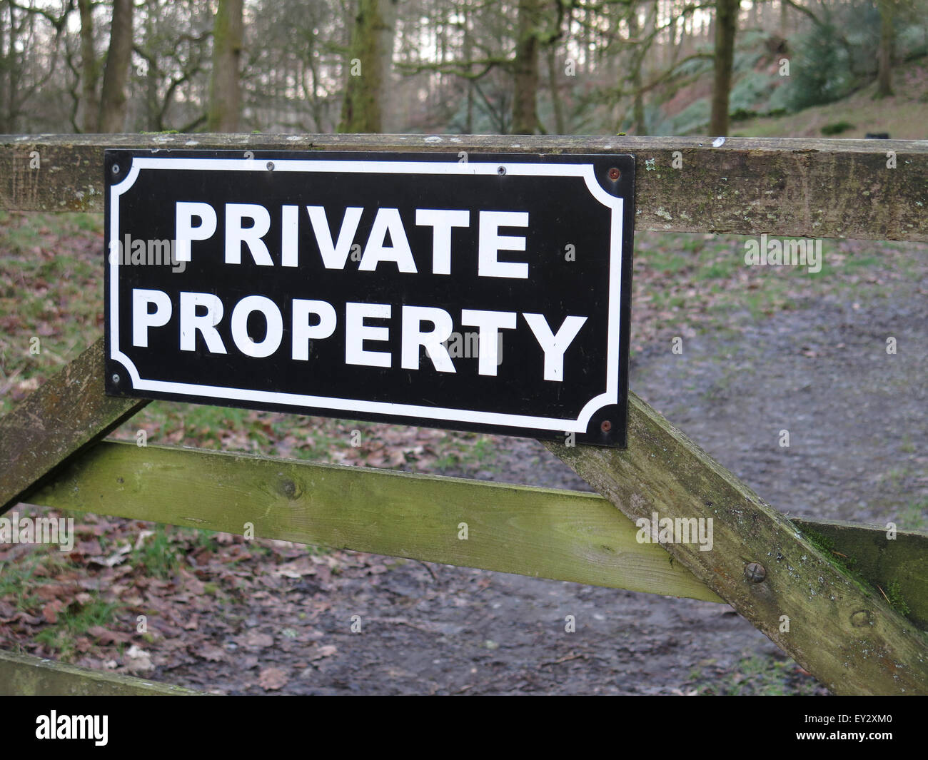Private Property sign on a 5 barred gate Stock Photo - Alamy